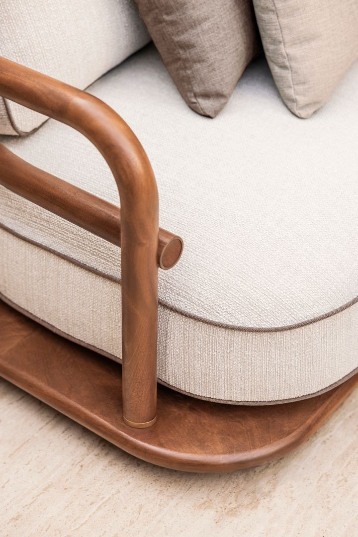 The new Expormimm Meridies Collection: seating and tables in contrast