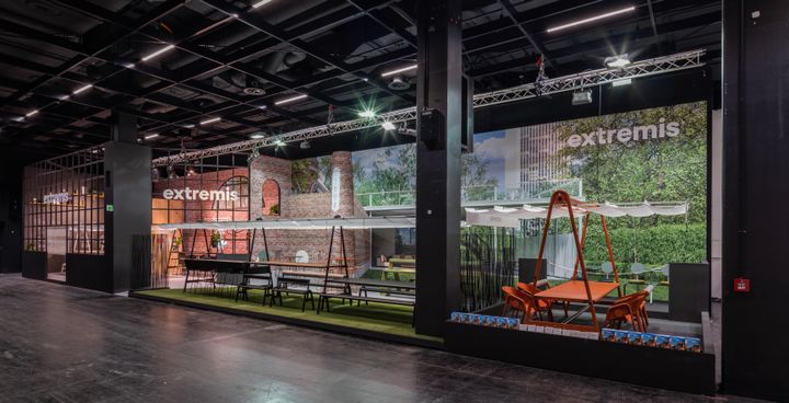AMAi furniture for office and outdoor by Extremis at Orgatec 2022