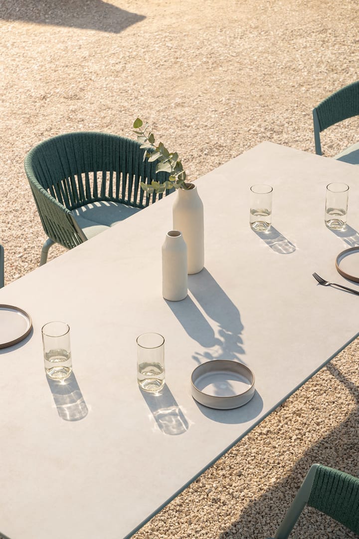 Allsize von Fast ist ein Outdoor-Tisch in vielen verschiedenen Größen und Höhen