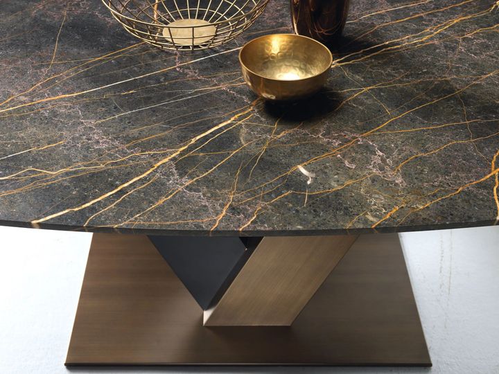 Totò, the Roccadadria table for Former In Italia