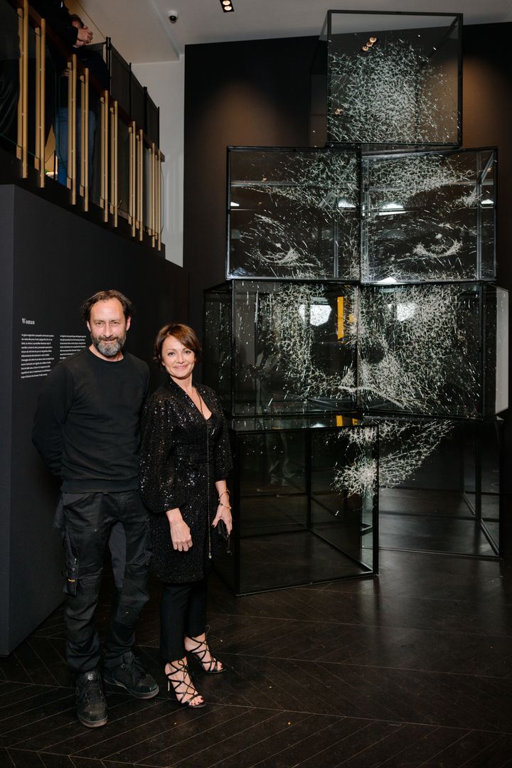 Female faces etched in the mirror. Gallotti&Radice with Swiss artist ...