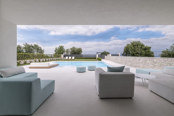 HDsurface tiles for indoor and outdoor for a villa in Lazise
