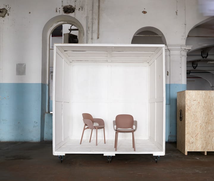 Studio Meneghello Paolelli signs the new collection of Hug seats for S•CAB