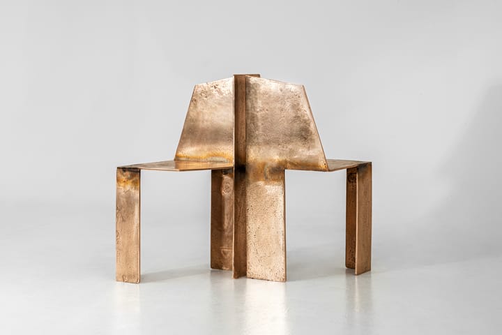 The Cadrega Chair Collection by Hessentia