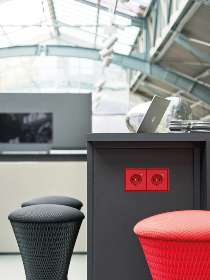 JUNG HOME macht die Welt ein bisschen smarter und die vier Wände zu ...