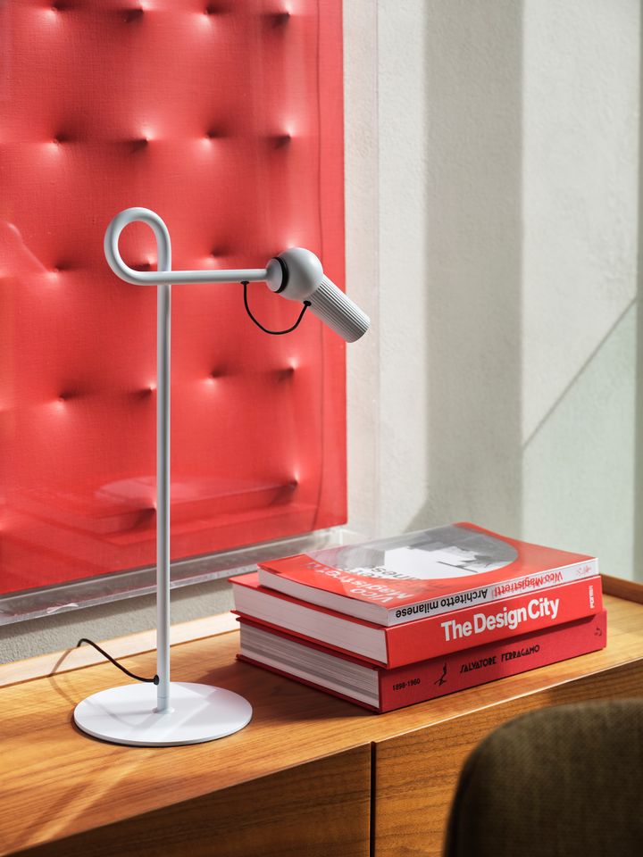 La collezione di lampade Bird di Kdln da tavolo, da lettura e a sospensione