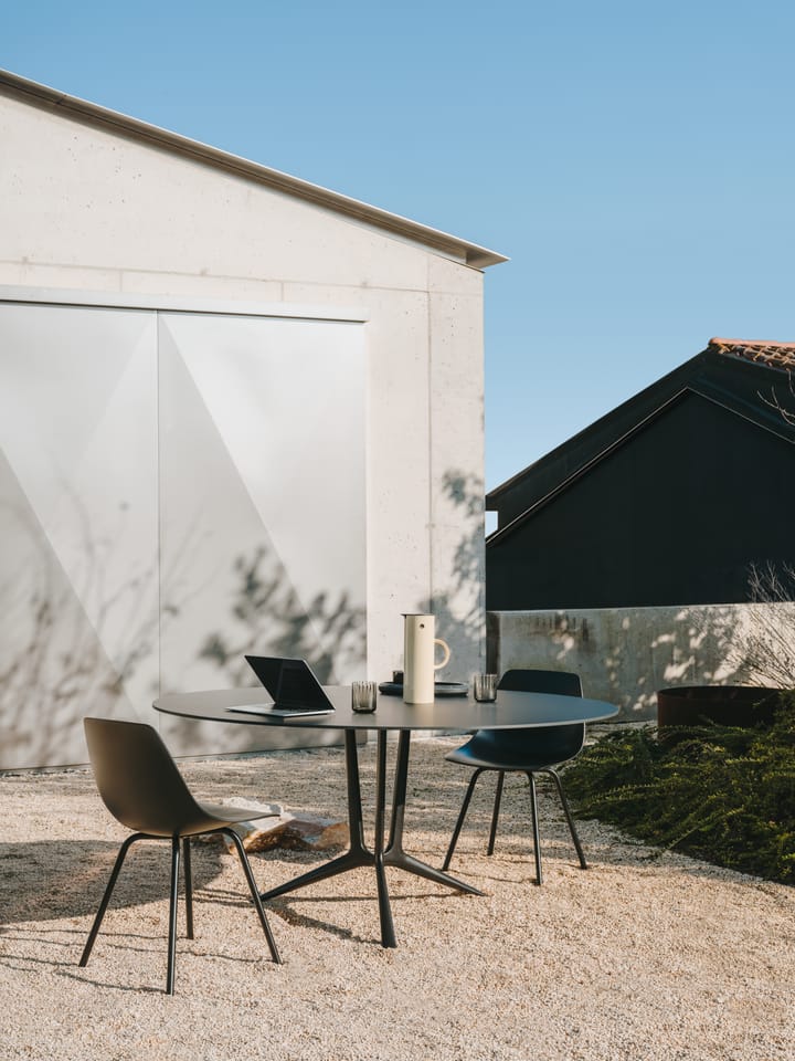 The new Trail outdoor table by Lapalma