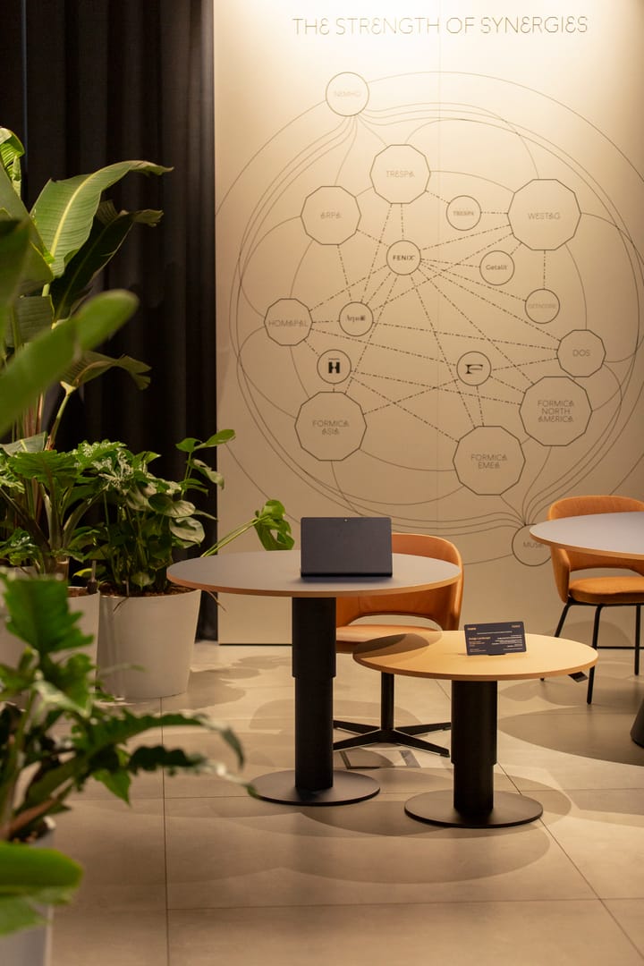 Mara contract and office furnishings in the FENIX Scenario space in Milan