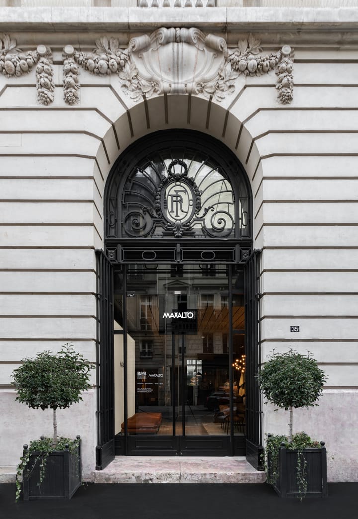 Maxalto sofas and furniture designed by Antonio Citterio