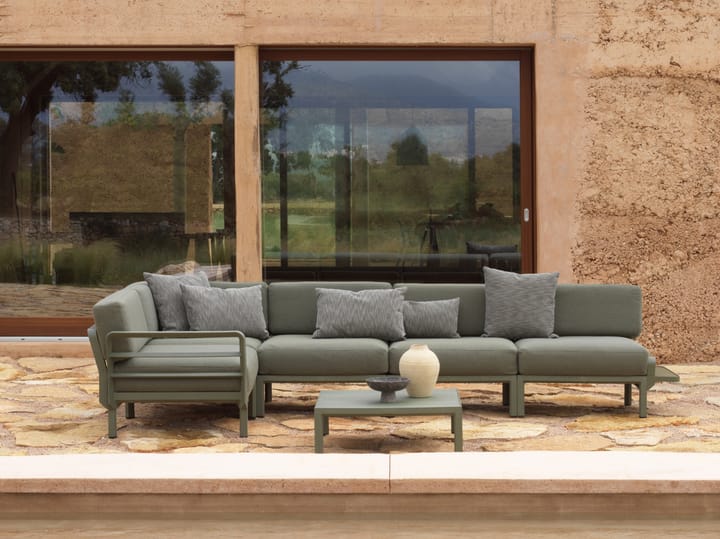 New accessories enrich the Nardi MAXIMO outdoor sofa