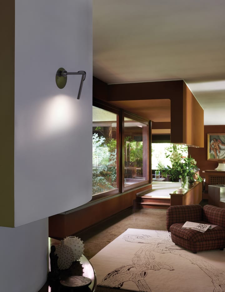 Calamaio, the new Oluce wall lamp