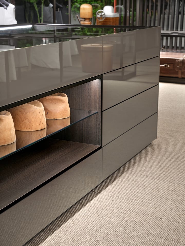 New finishes for Porro's iconic Storage wardrobe and walk-in closet system