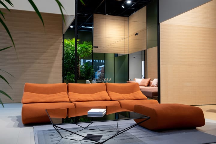 Prostoria präsentiert neue modulare Sofaserien Rostrum und Sabot