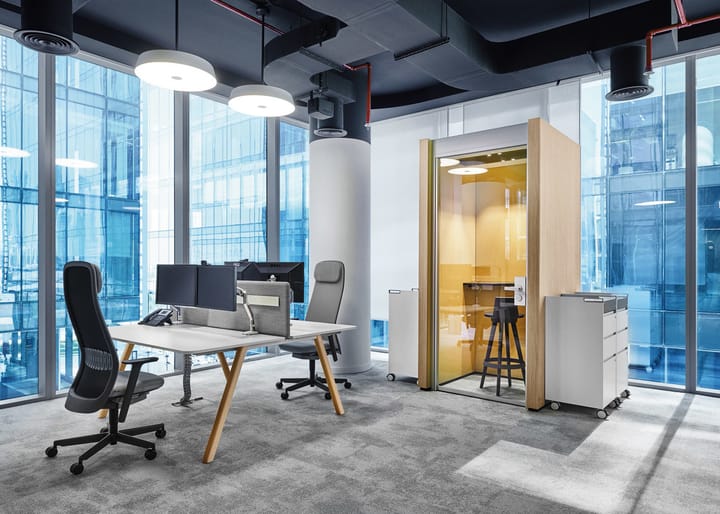 Moderne Arbeitsplätze und Büromöbel von Bene mit smarten und flexiblen ...