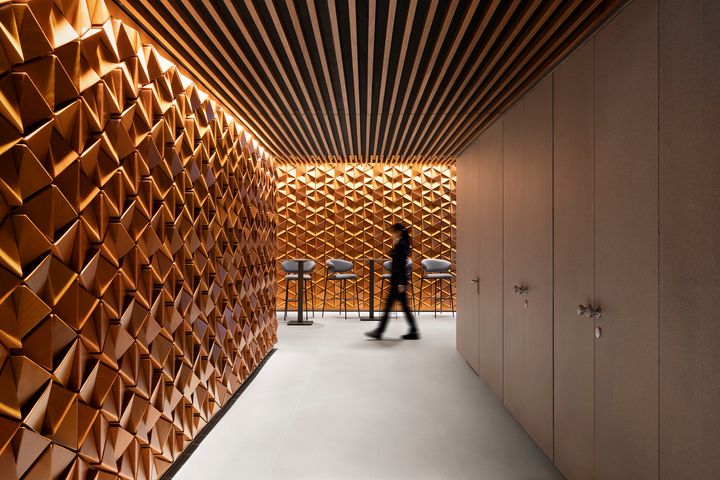 Le lastre in ceramica Laminam per gli spazi interni del ristorante DaV ...