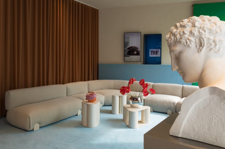 Simposio, the first Saba modular sofa designed by Studiopepe