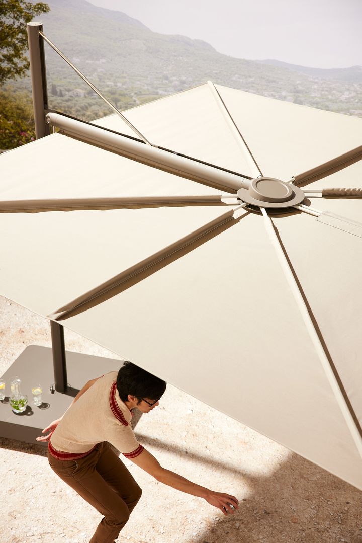 Sensu: Extremis cantilever parasol