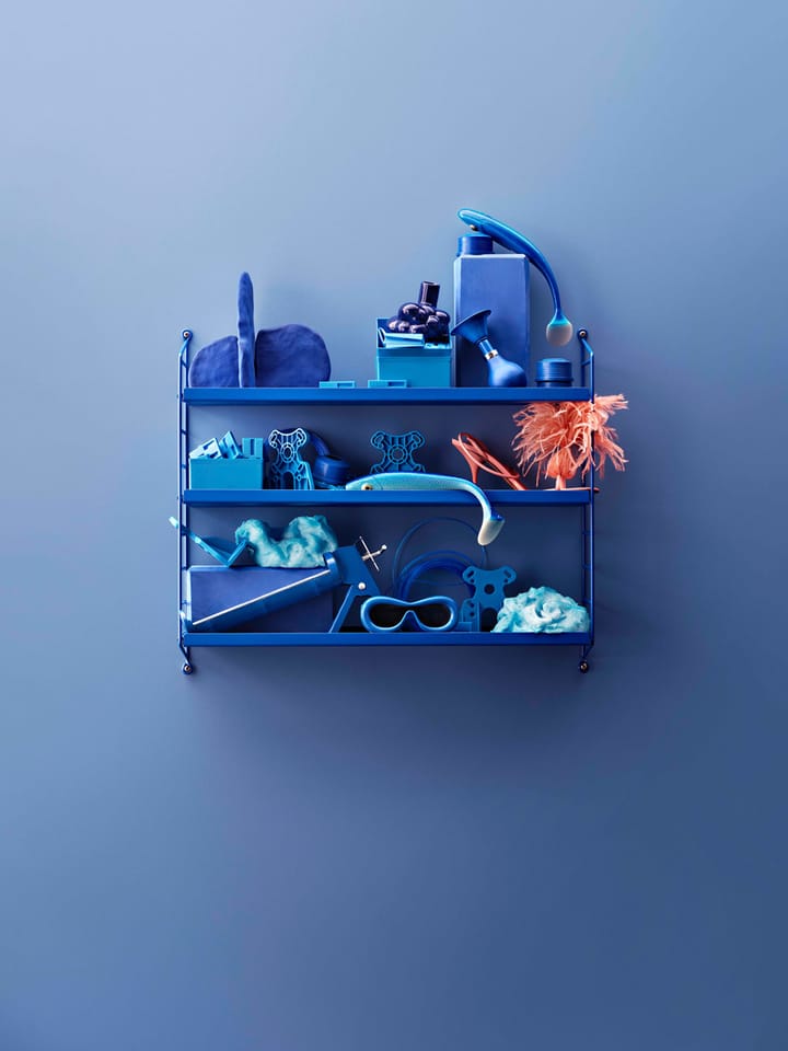 String Pocket: Regal von String Furniture in Farben von Lotta Agaton