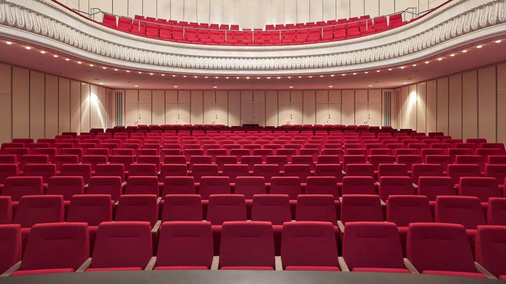Tailor-made LAMM armchairs for the small theatre in the spa town of Bad ...