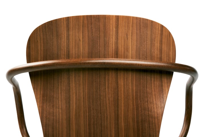 Thonet presents the swivel addition to the S 220 collection