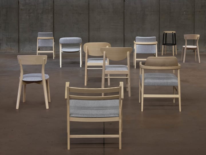 The new Very Wood seats in solid wood for contract spaces