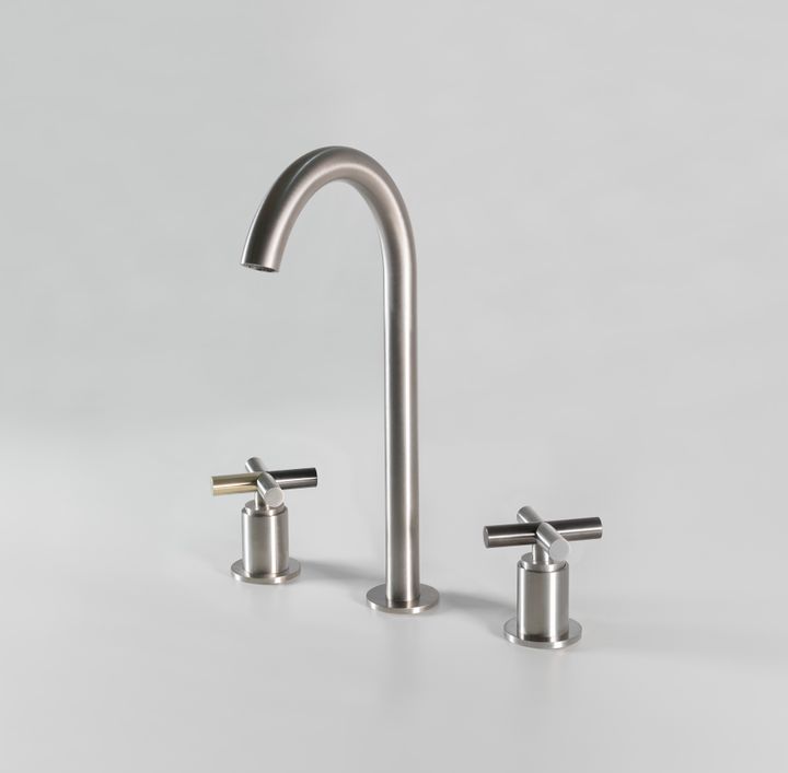 The customisable Zazzeri Z316 stainless steel taps