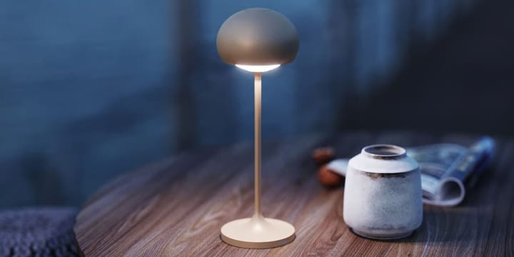 iGuzzini outdoor lamps: wall fixtures and rechargeable lamps