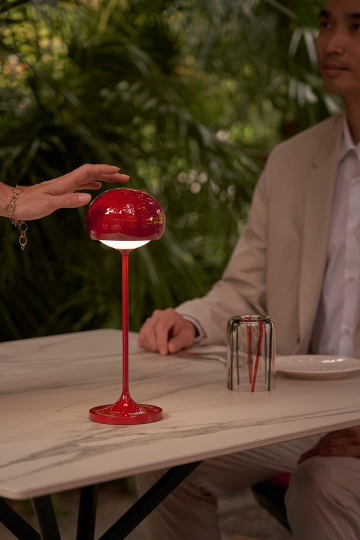 iGuzzini outdoor lamps: wall fixtures and rechargeable lamps