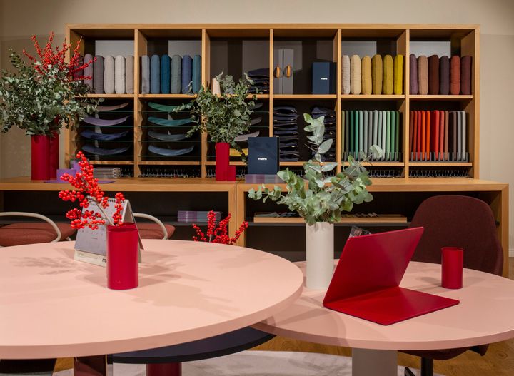 Setting Colours, l'allestimento dedicato agli arredi contract Mara