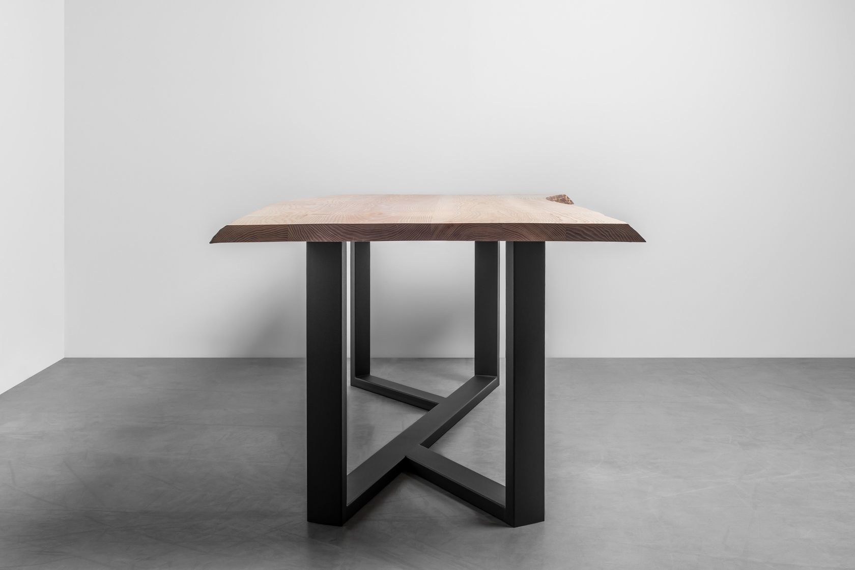 Table rectangulaire en acier et bois KING By Hoom