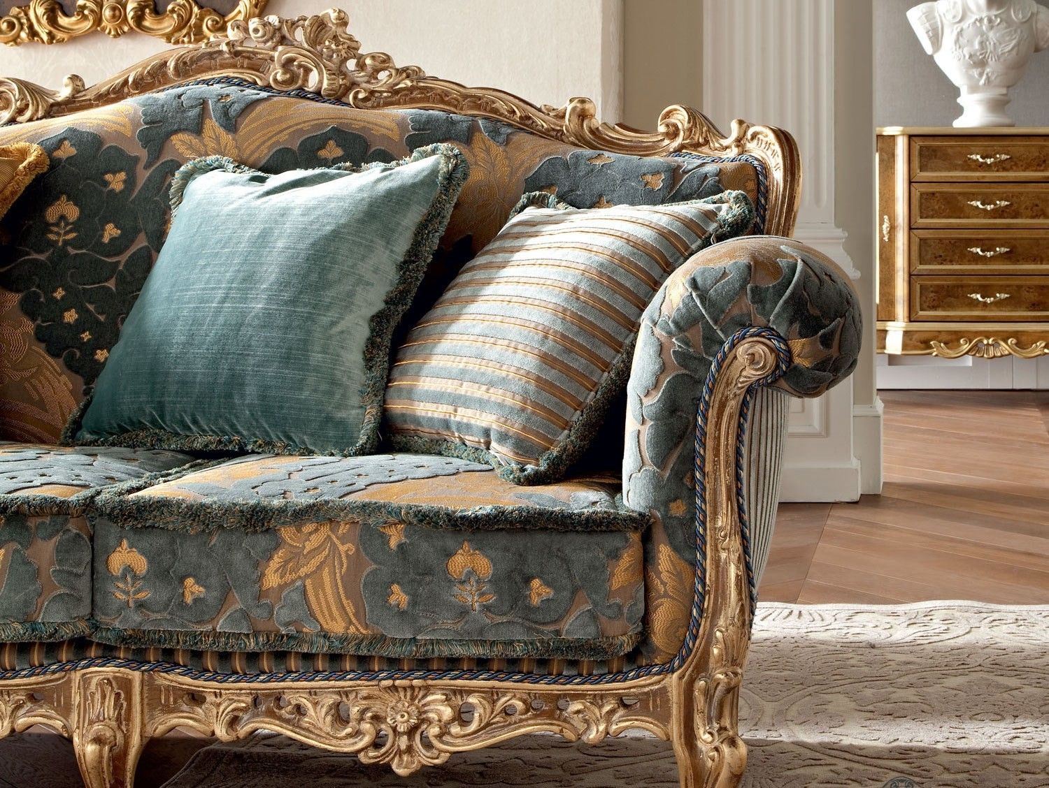 12402 | 7 seater sofa By Modenese Gastone