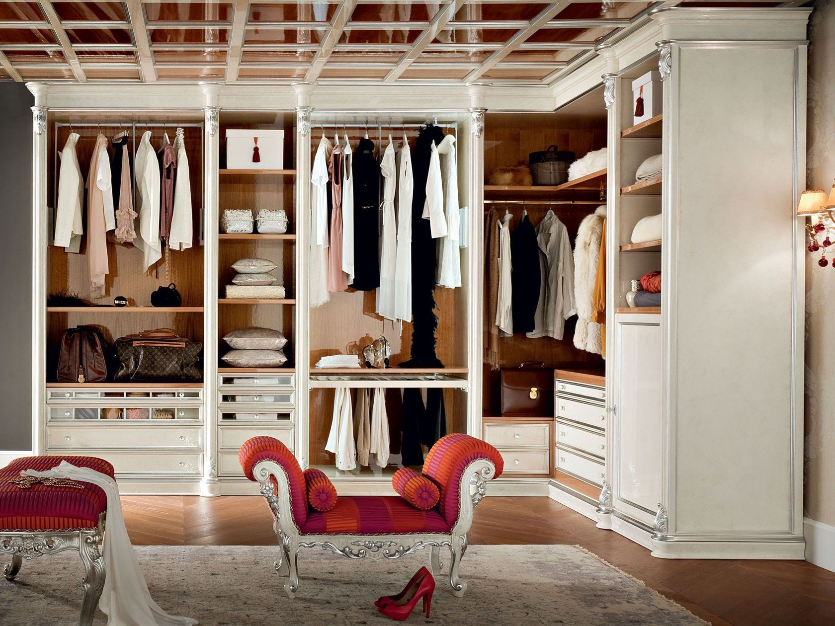13909 | Walk-in wardrobe Walk-in wardrobe By Modenese Luxury Interiors
