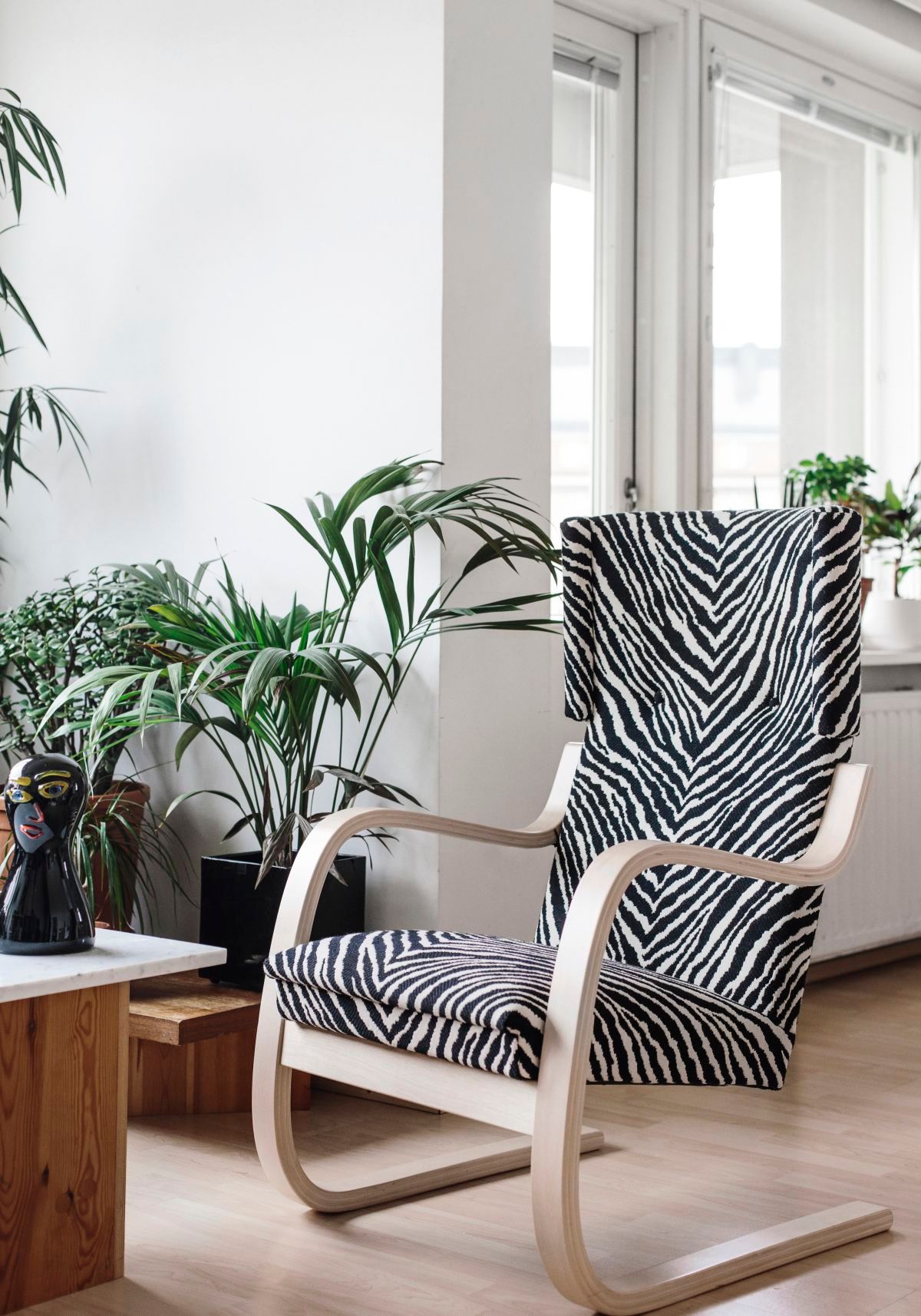 401 | Armchair Cantilever high-back wooden armchair By Artek | design ...
