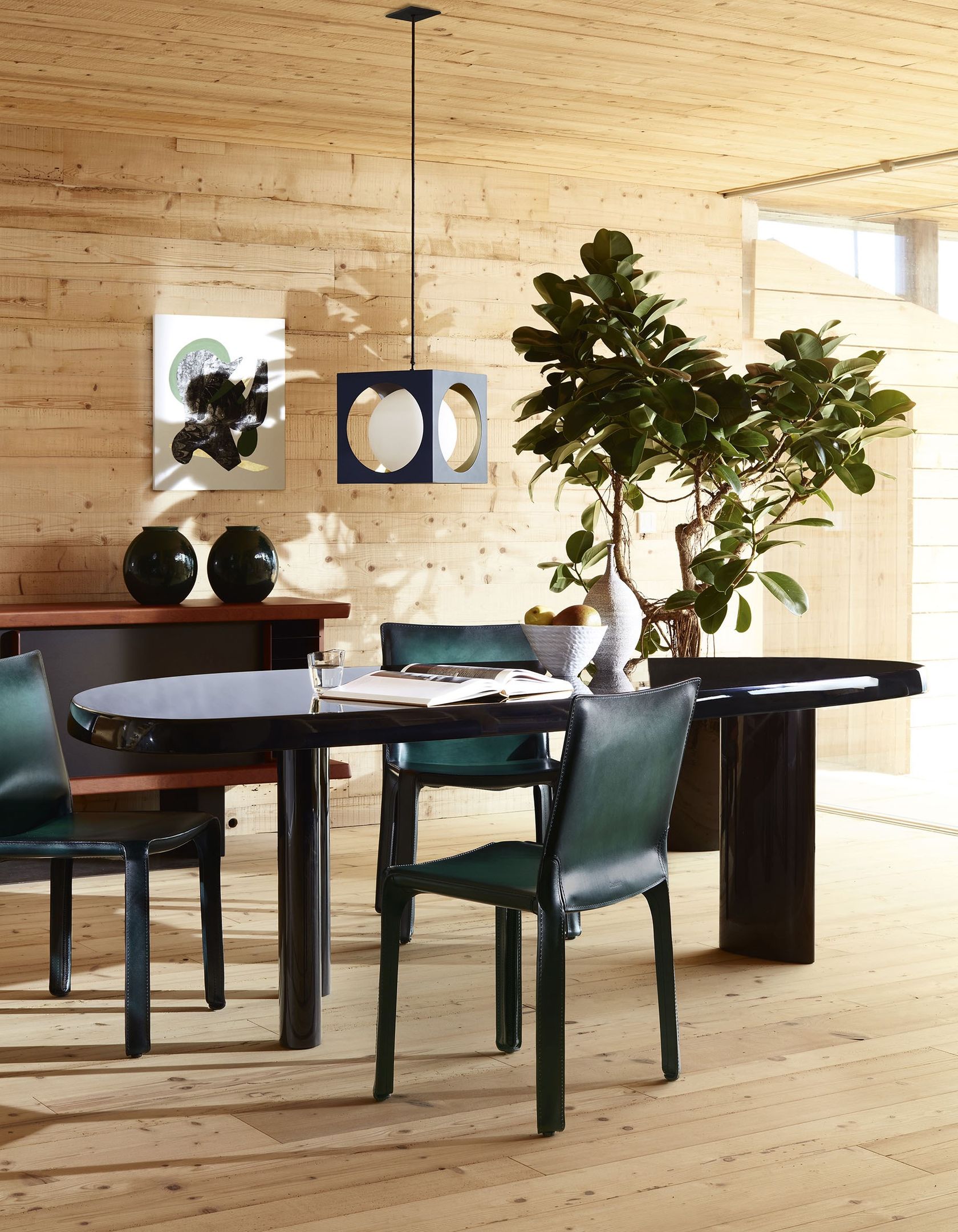 412 CAB Chair By Cassina | design Mario Bellini