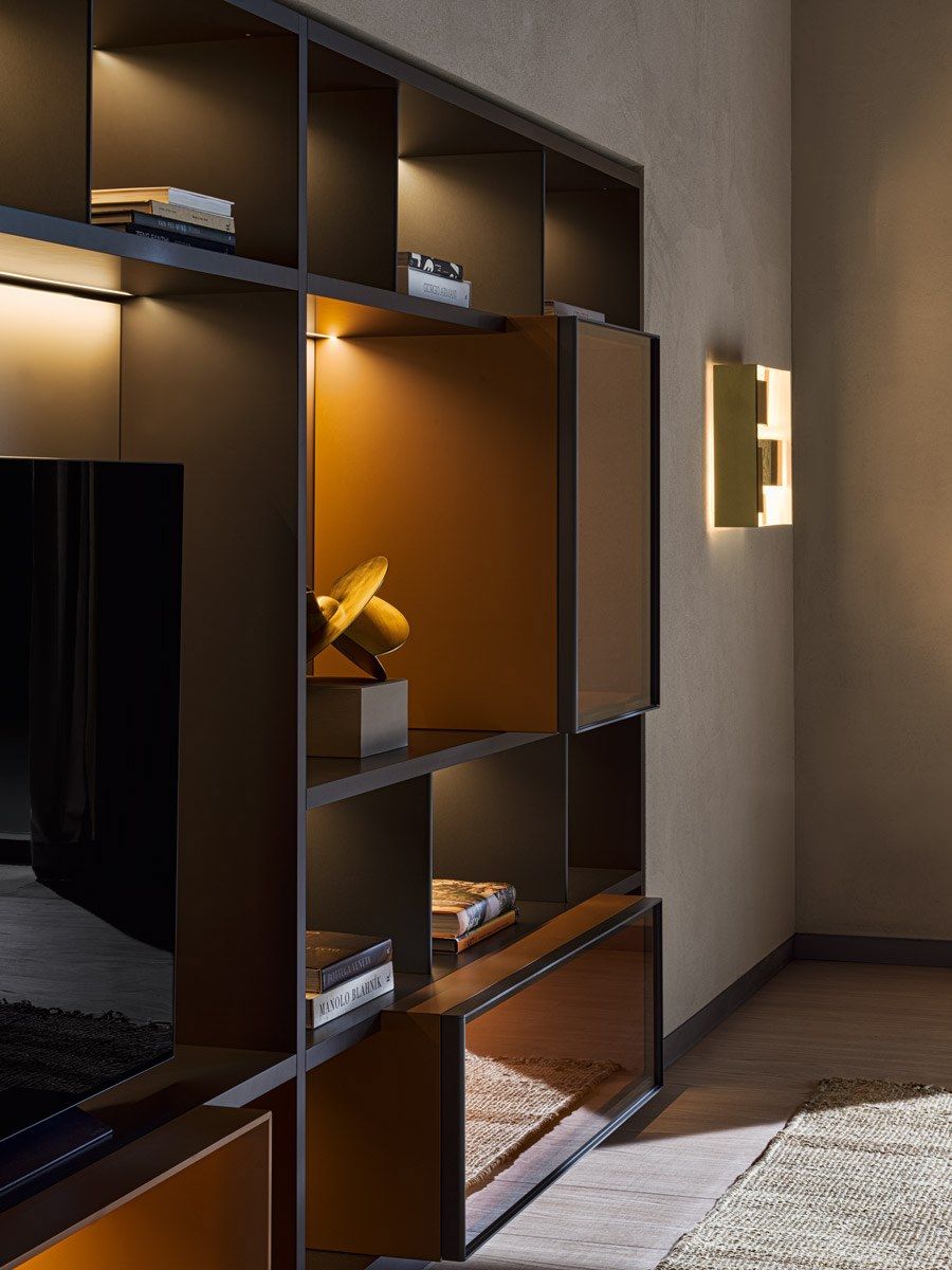 505 UP SYSTEM Sectional wooden bookcase with built-in lights By Molteni ...