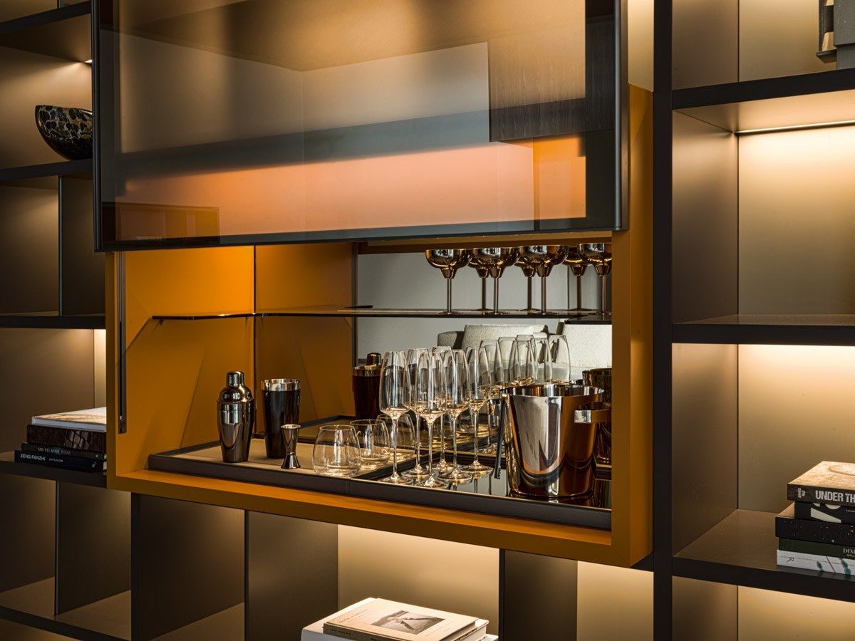 505 UP SYSTEM Sectional wooden bookcase with built-in lights By Molteni ...