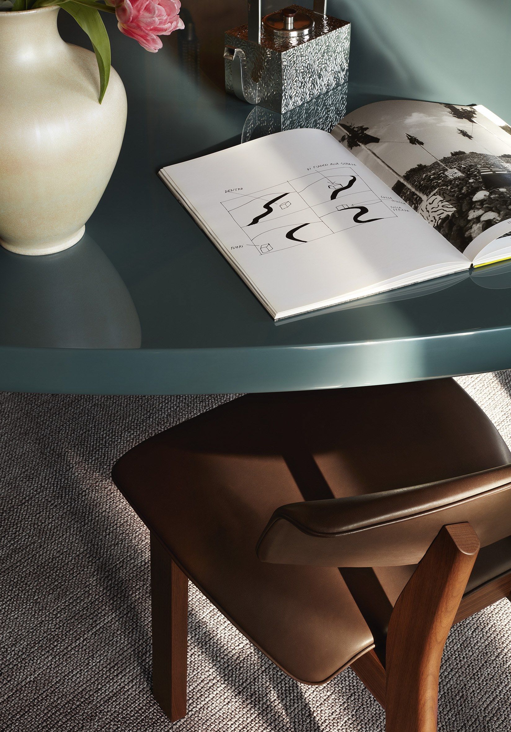 527 MEXIQUE | Table By Cassina design Charlotte Perriand