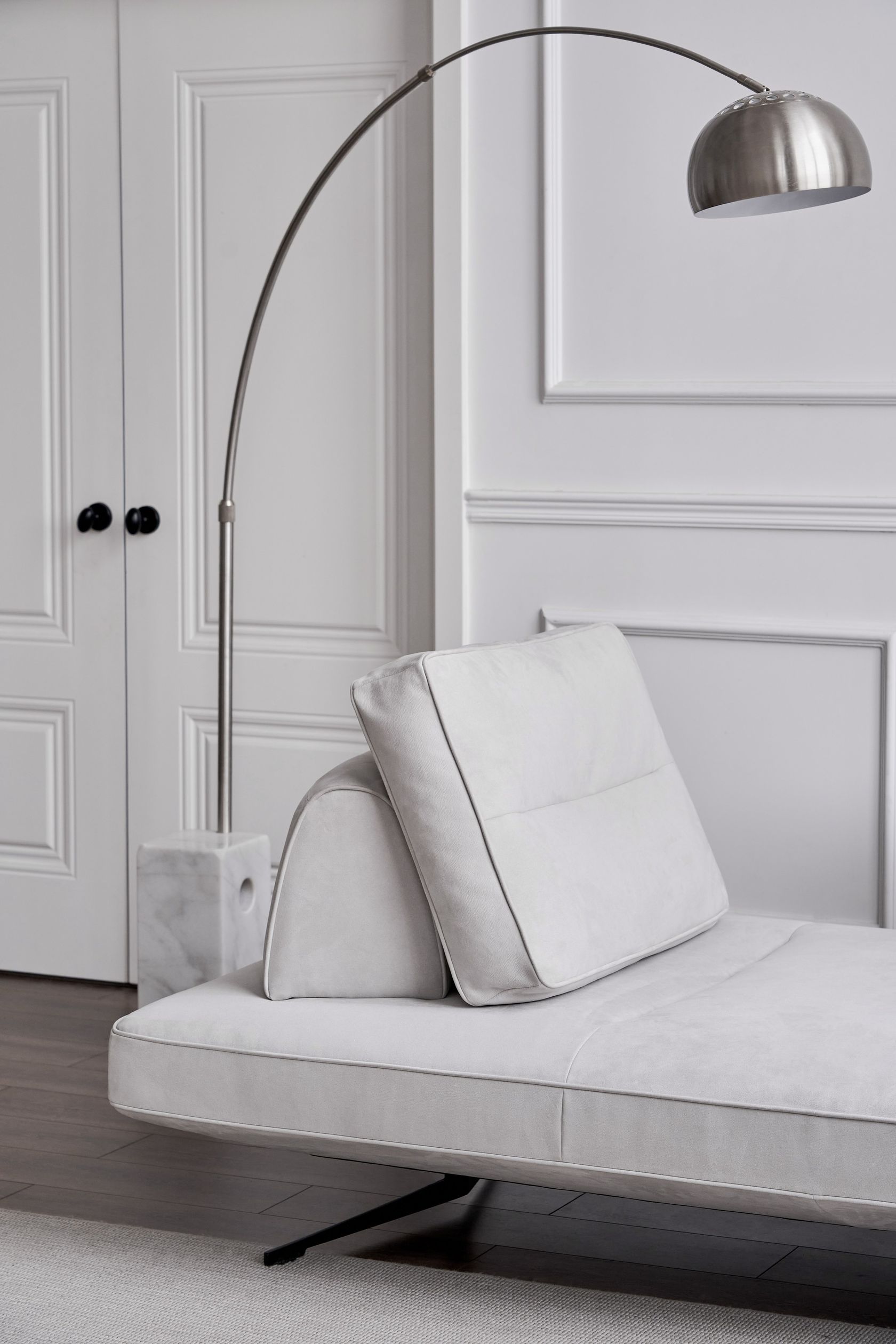 9-LAYER Upholstered fabric day bed By grado design