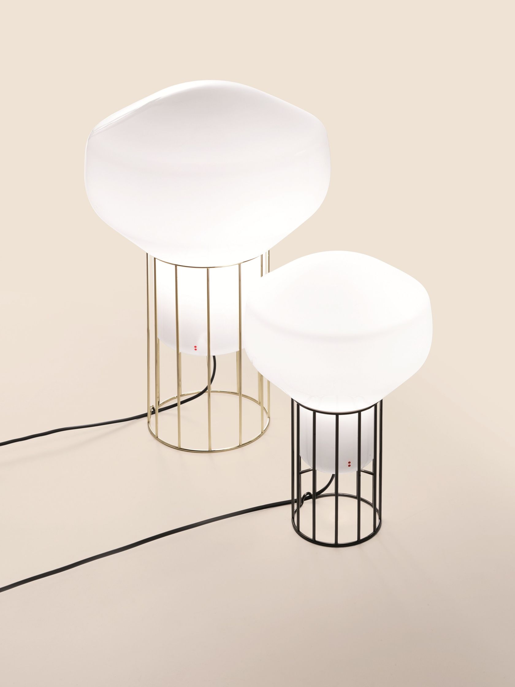 AÉROSTAT Blown glass table lamp By Fabbian | design Guillaume Delvigne