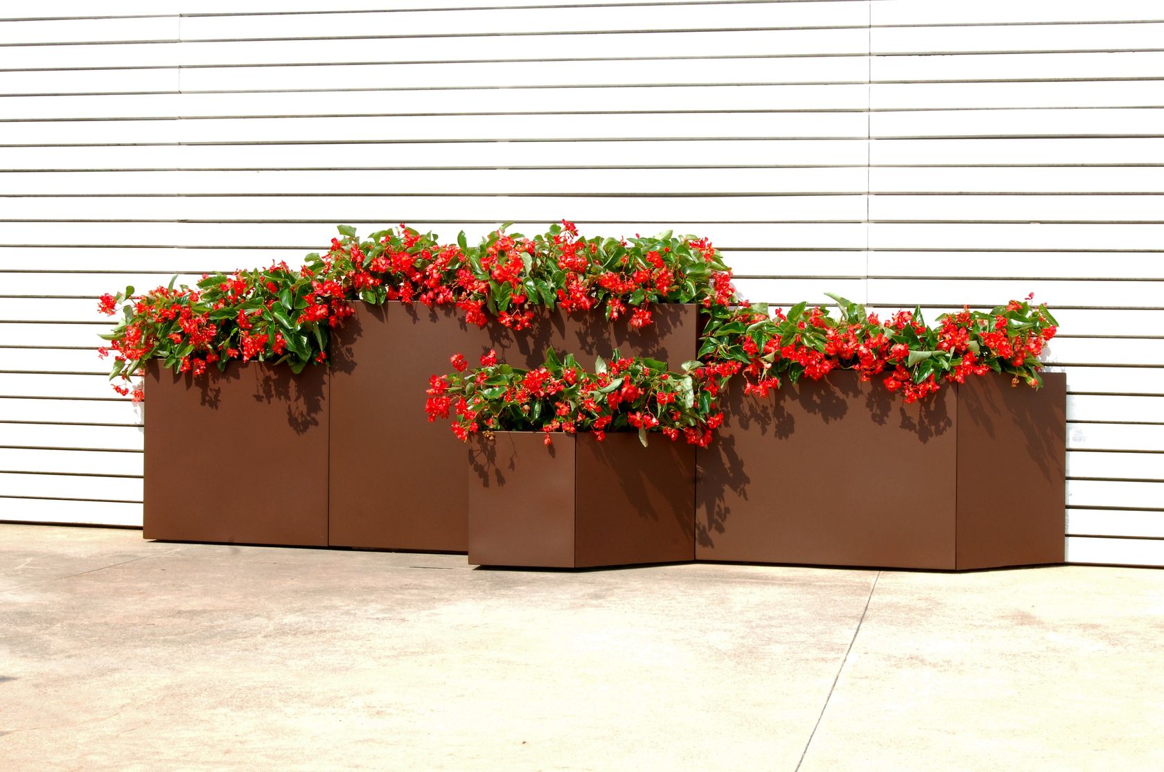 A Modular stainless steel planter By BLOSS