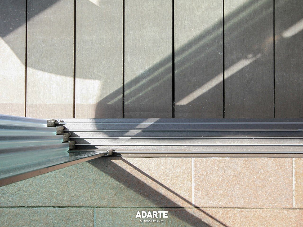Vetrata scorrevole in alluminio e vetro A1703 VYSTA-S - ADARTE ...