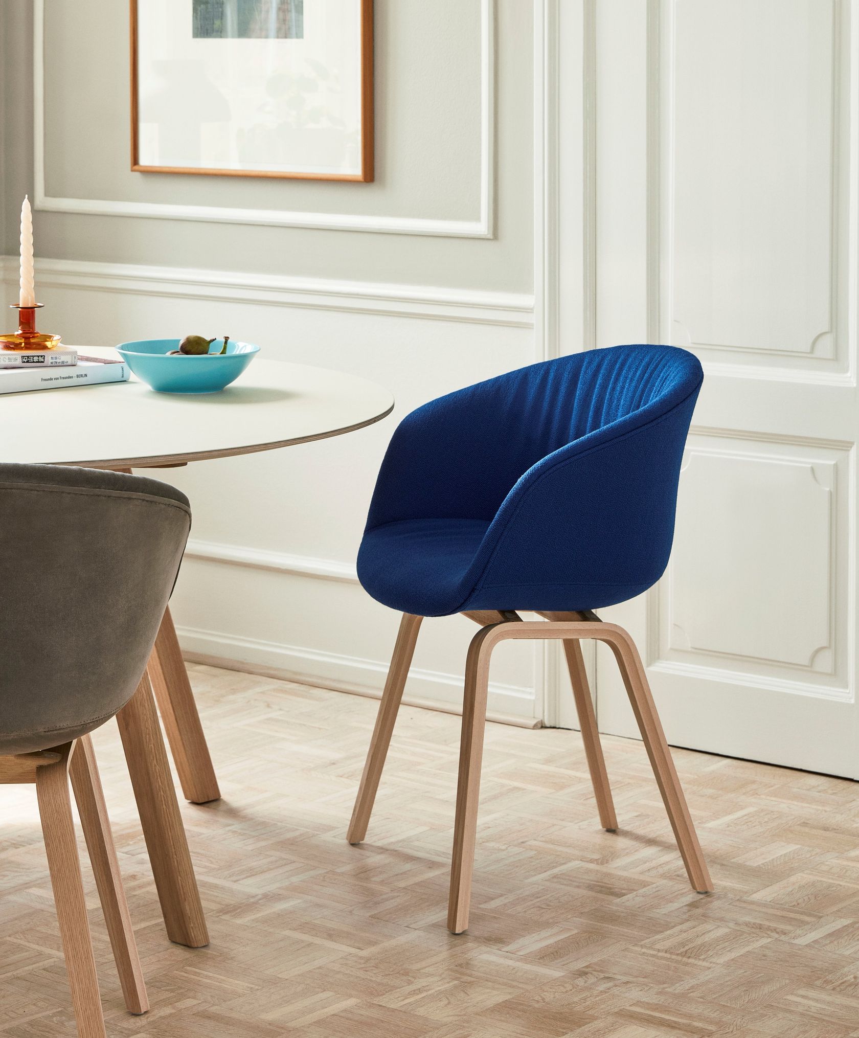 Sedia imbottita con braccioli ABOUT A CHAIR AAC 23 SOFT By Hay design ...