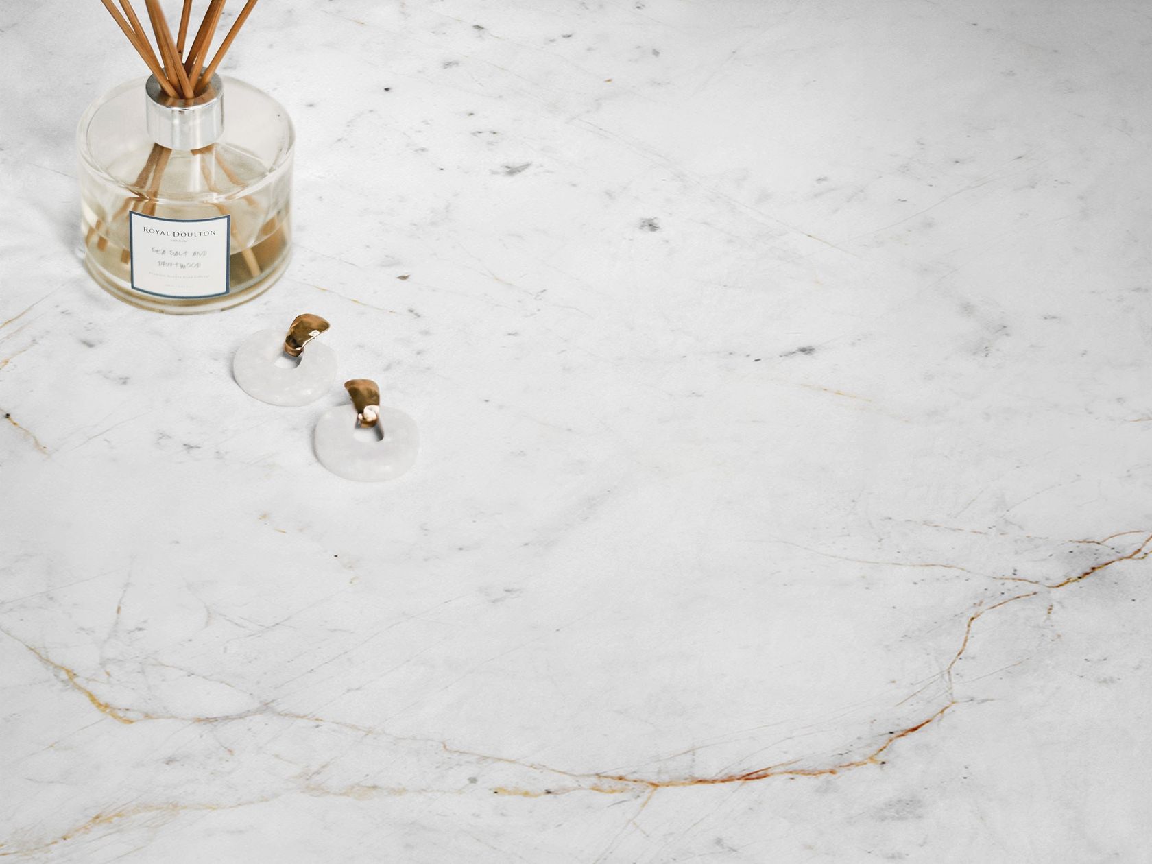 Neolith® wall/floor tiles with marble effect ABU DHABI WHITE By NEOLITH®
