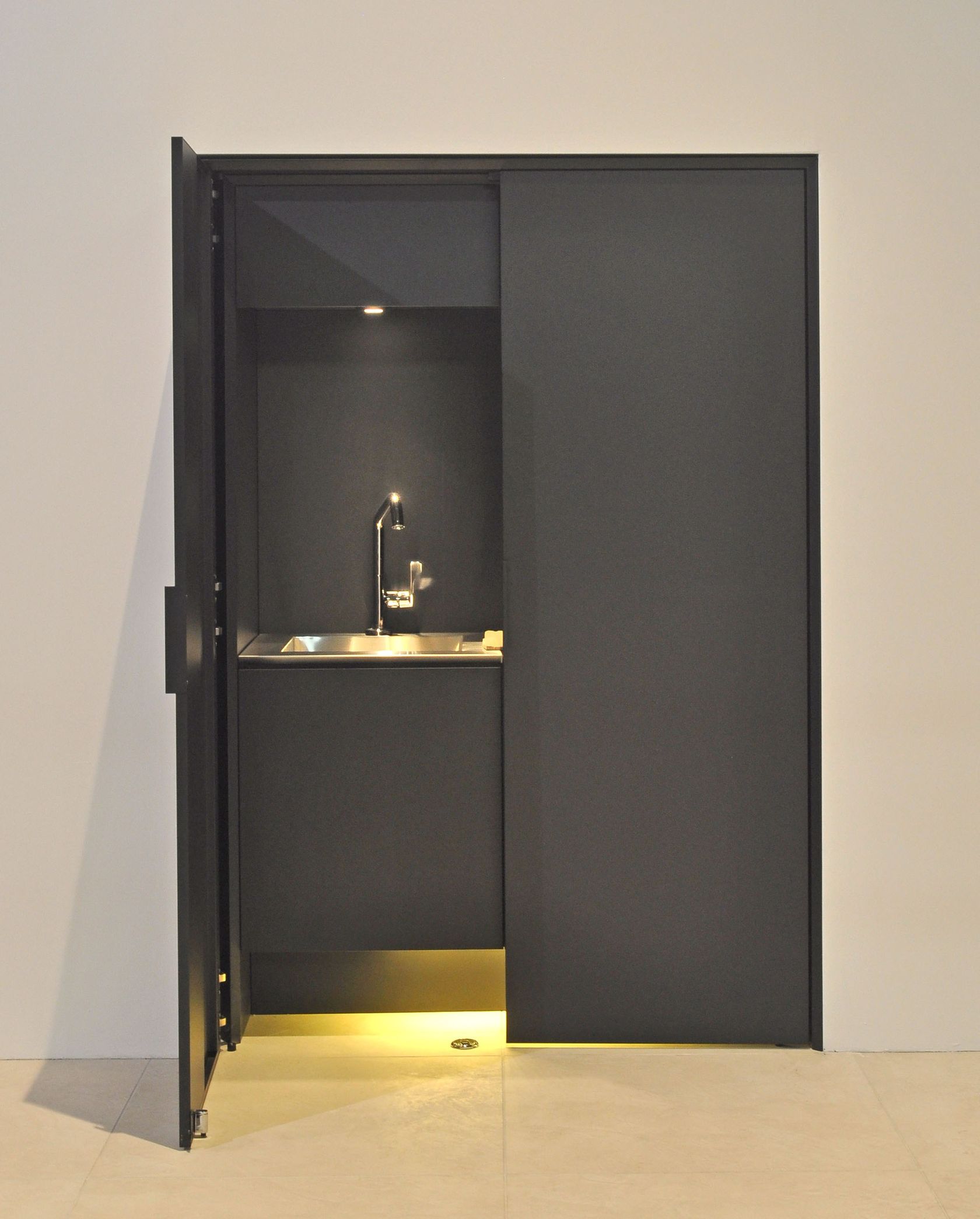 Hideaway mini kitchen AFFILATO HIDE By sanwacompany