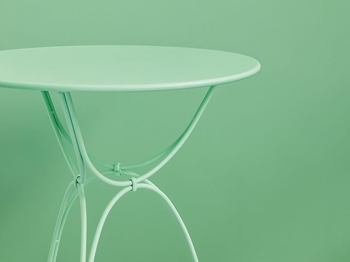 AIRLOOP Round steel garden table By Fermob | design Frédéric Sofia