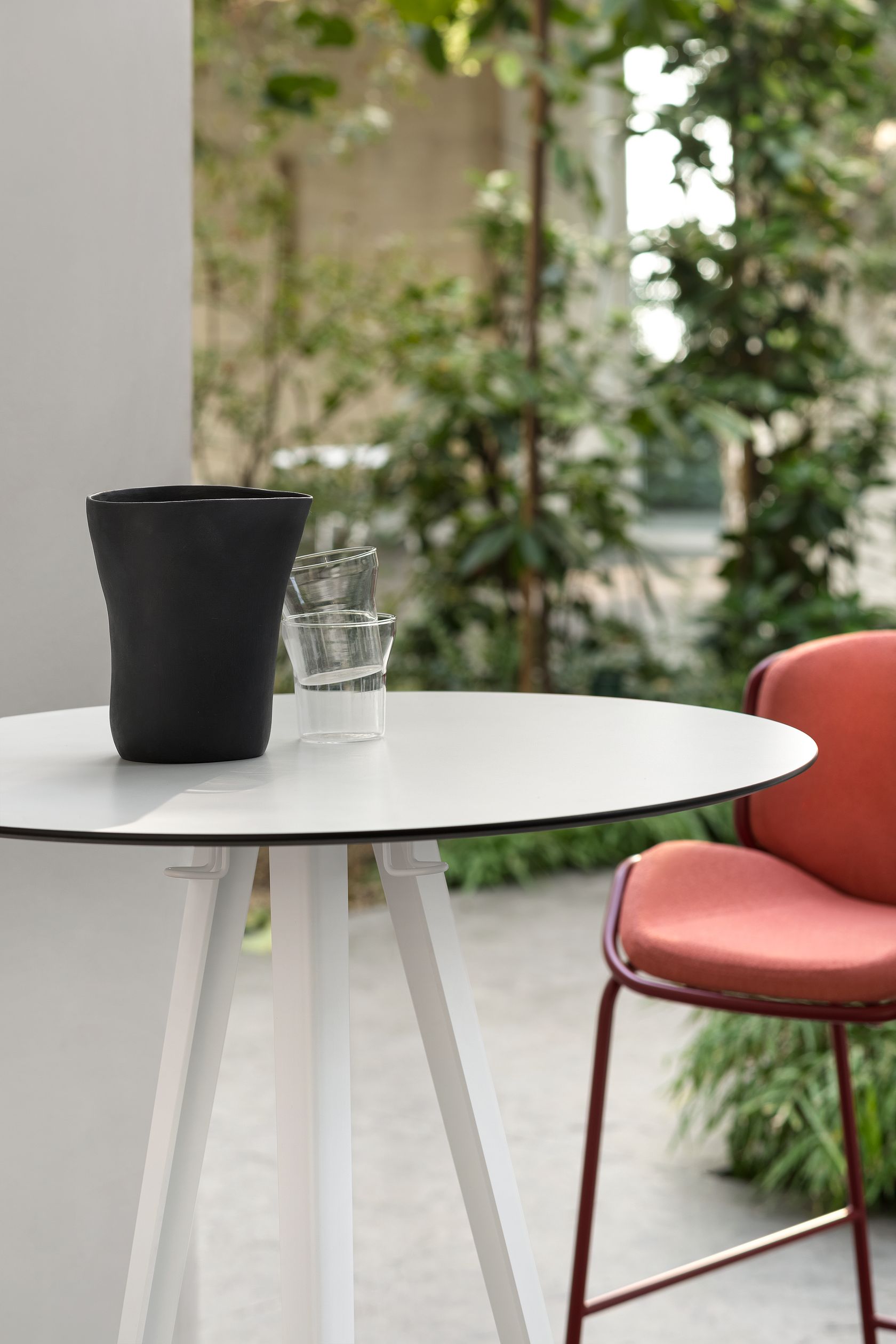 AKY FAST FOOD table By TrabA' design Emilio Nanni