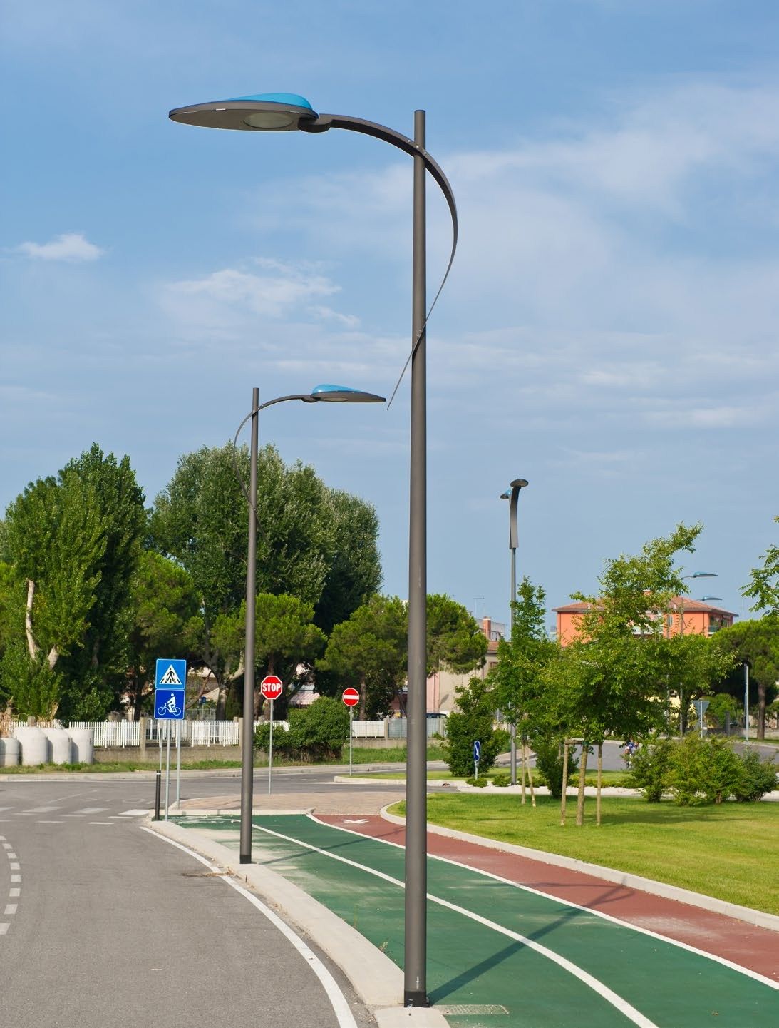 ALTAIR Poste de luz LED no pólo By Neri | design Gianpiero Lepreti