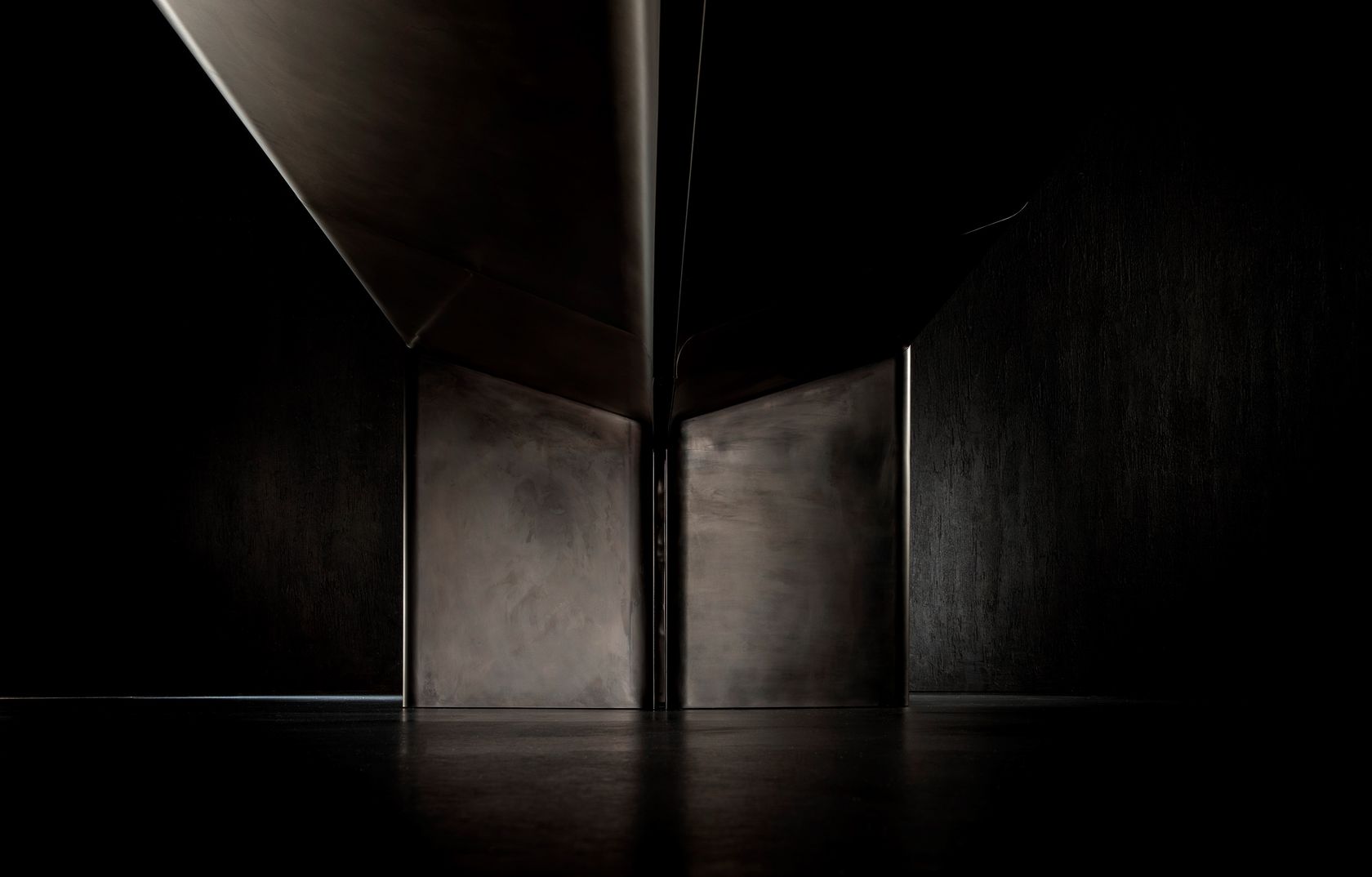 ALTER EGO table By Henge design Massimo Castagna