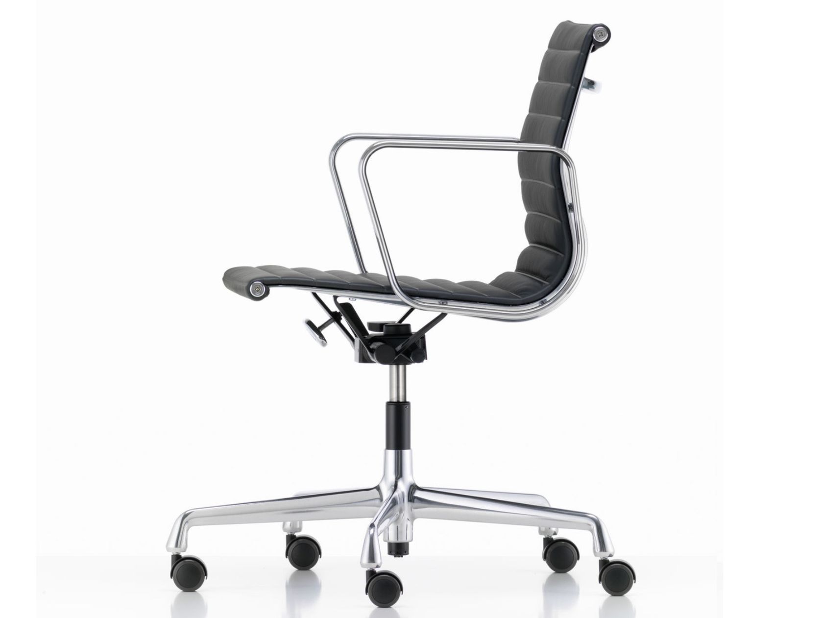 ALUMINIUM CHAIR EA 117 Swivel leather office chair with armrests By ...