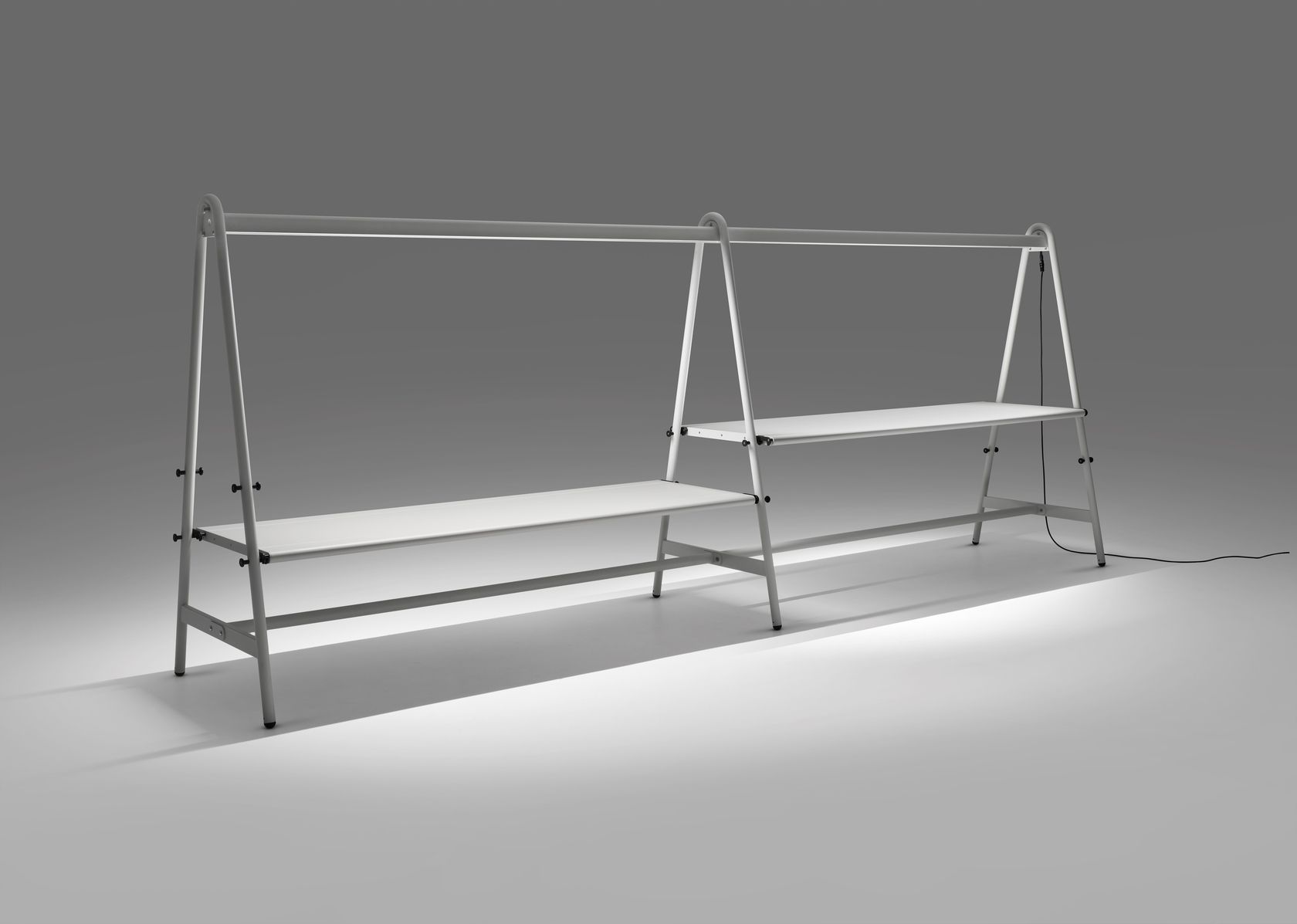 AMAi Height-adjustable rectangular table By Extremis